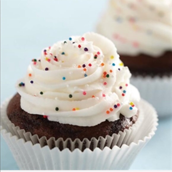 Wilton Kitchen | Wilton Dessert Decorator Plus Cake Decorating Tool ...